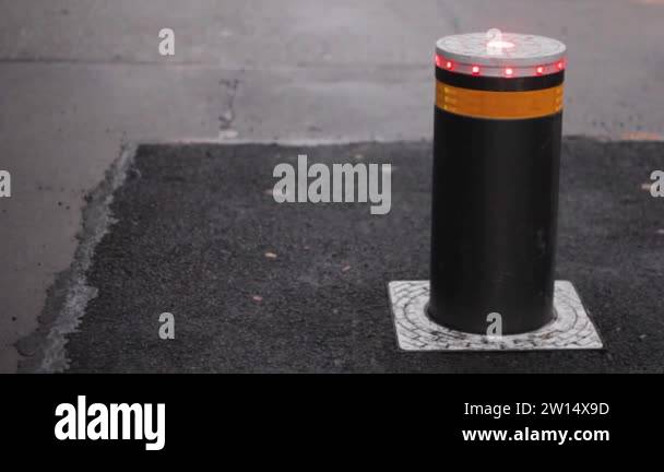 automatic electric bollard stop gate . transport protection limiter ...