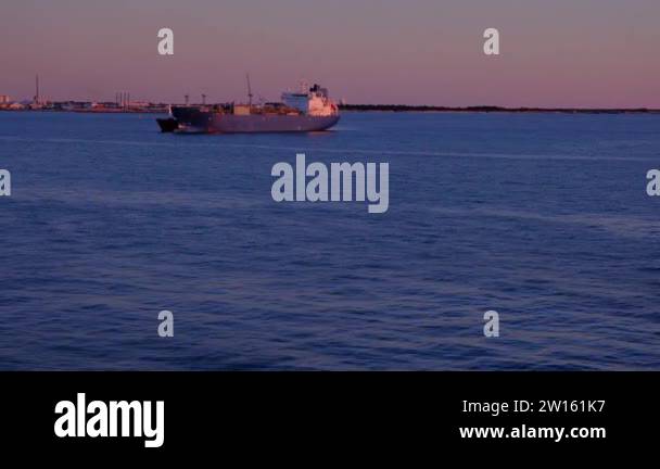 Long tanker Stock Videos & Footage - HD and 4K Video Clips - Alamy