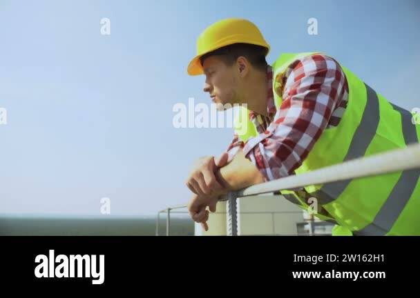 Worker leaning Stock Videos & Footage - HD and 4K Video Clips - Alamy