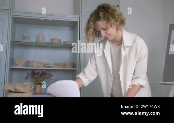 Female forms Stock Videos & Footage - HD and 4K Video Clips - Alamy