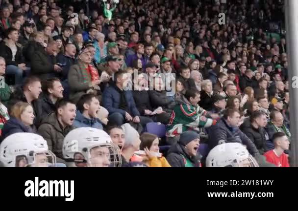 The clappers Stock Videos & Footage - HD and 4K Video Clips - Alamy