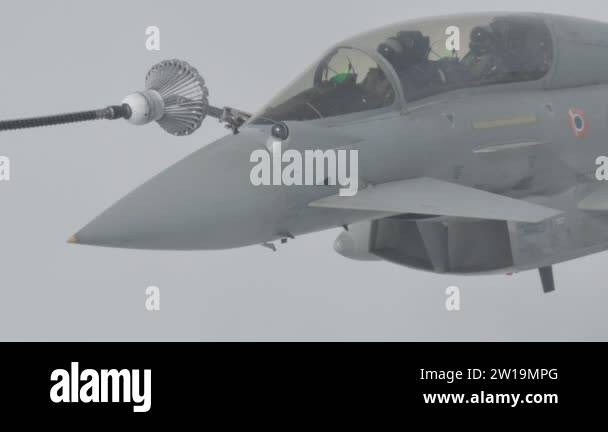 Eurofighter typhoon mid air refueling Stock Videos & Footage - HD and ...