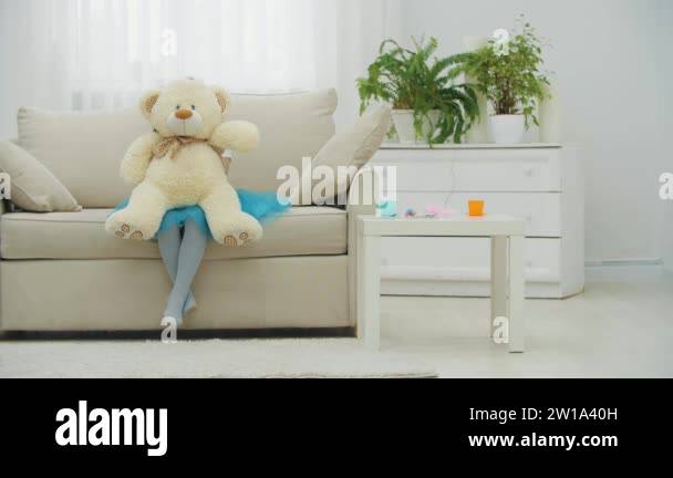 Princess hiding Stock Videos & Footage - HD and 4K Video Clips - Alamy