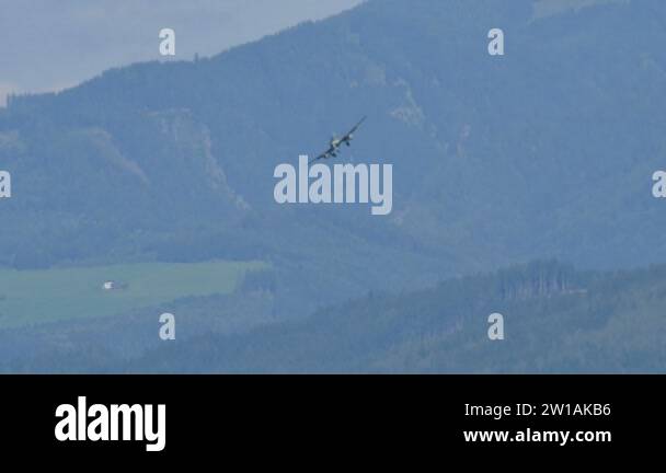 Messerschmitt Me-262 Schwalbe World War II German Nazist Jet Combat ...