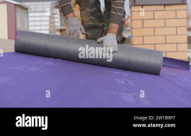 Installation of the roof base. Flooring substrate under the roof ...