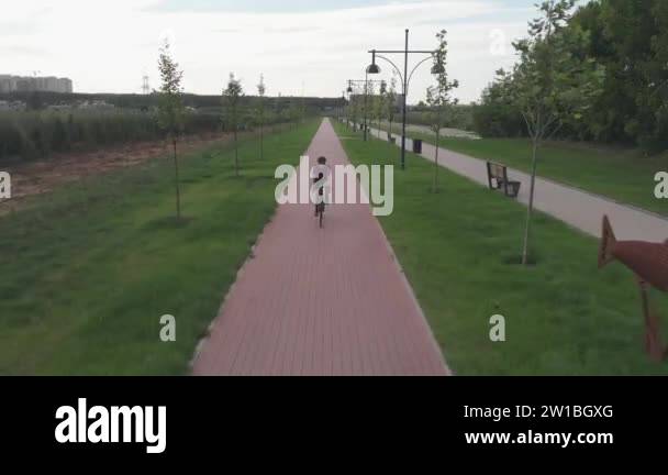 Cycle rider riding Stock Videos & Footage - HD and 4K Video Clips - Alamy