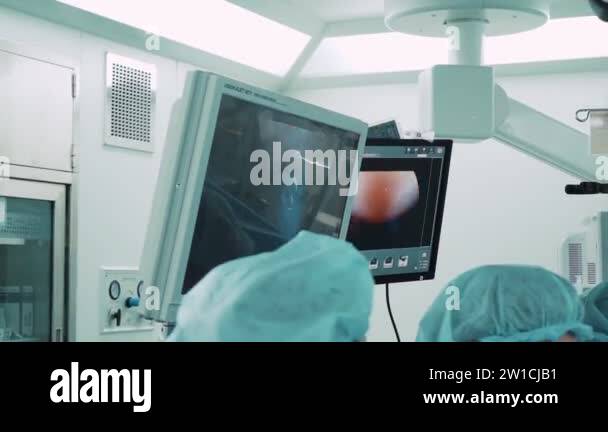 Operation by laparoscopic method with output of patient 's internal ...