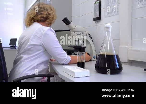 Women forensic lab Stock Videos & Footage - HD and 4K Video Clips - Alamy
