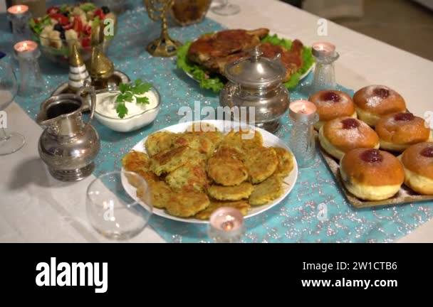 A delicious dinner. Table Settings For Chanukah. Festive Jewish ...