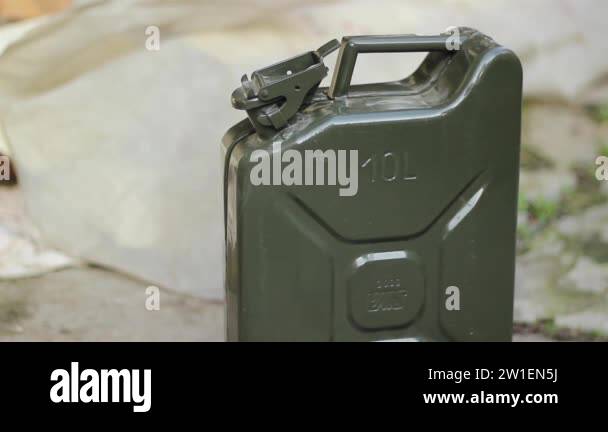 Water container splash cutout Stock Videos & Footage - HD and 4K Video ...