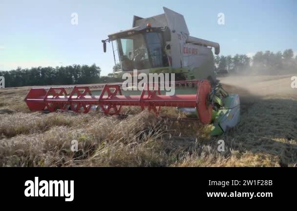 Old claas combine harvester Stock Videos & Footage - HD and 4K Video ...