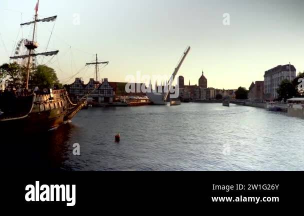 Mechanical bridge Stock Videos & Footage - HD and 4K Video Clips - Alamy