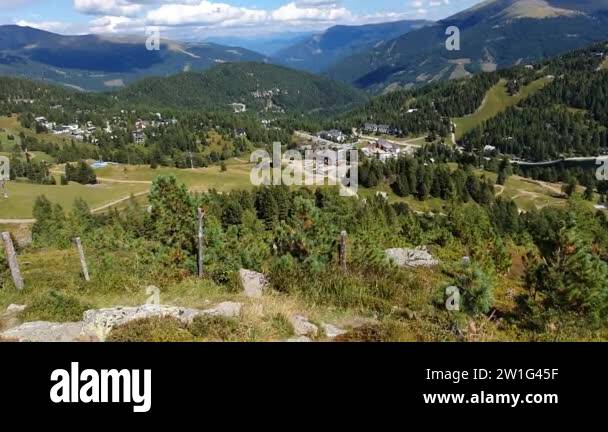 House below road Stock Videos & Footage - HD and 4K Video Clips - Alamy