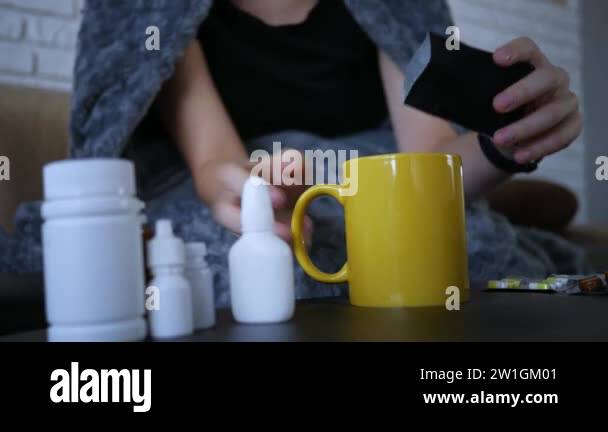 Medicine powder falling down in glass with water. Flu Medicine Powder ...