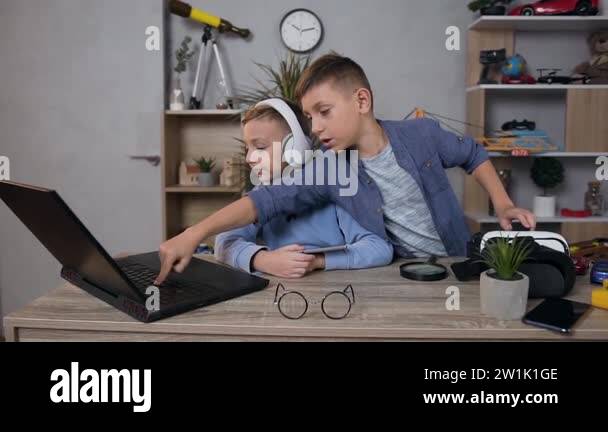 Teenage boys computer gaming Stock Videos & Footage - HD and 4K Video ...