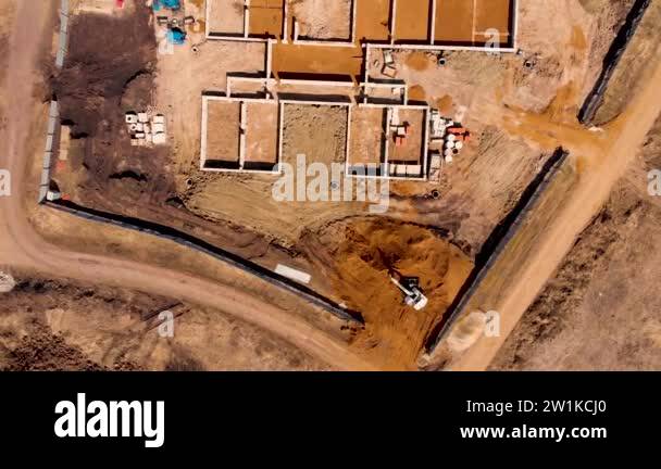 Excavation foundation crane scaffolding Stock Videos & Footage - HD and 4K Video Clips - Alamy
