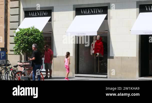 Italian shop front store front Stock Videos & Footage - HD and 4K Video ...