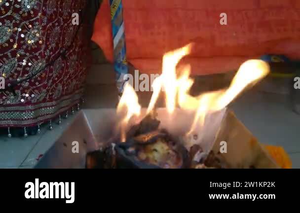 Hawan kund fire Stock Videos & Footage - HD and 4K Video Clips - Alamy