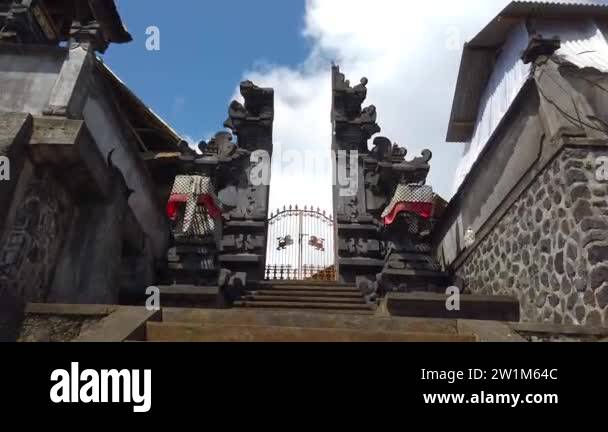 Traditional architecture in bali. Entrance to a Hindu temple. Gate to ...