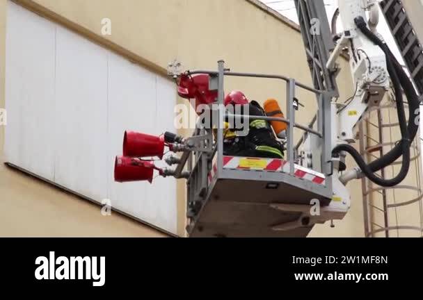 Self contained fire Stock Videos & Footage - HD and 4K Video Clips - Alamy