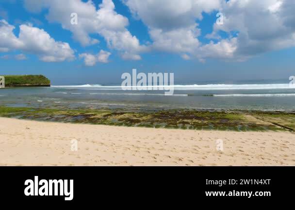 Beaking waves Stock Videos & Footage - HD and 4K Video Clips - Alamy