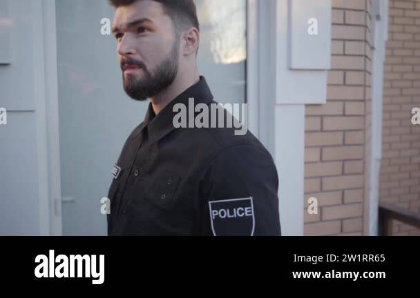 Door knocking police Stock Videos & Footage - HD and 4K Video Clips - Alamy