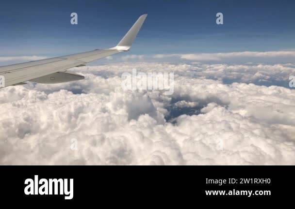 Commercial aircraft cruising Stock Videos & Footage - HD and 4K Video ...