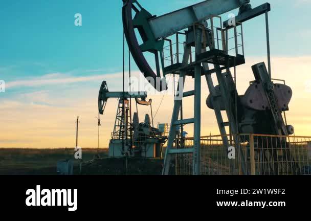 Oil rig development Stock Videos & Footage - HD and 4K Video Clips - Alamy