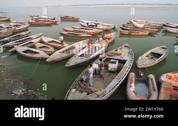Steps ghats varanasi india Stock Videos & Footage - HD and 4K Video ...