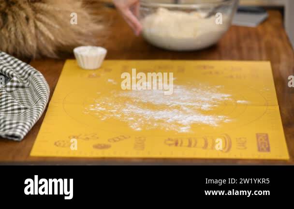 Flour dusted surface Stock Videos & Footage - HD and 4K Video Clips - Alamy