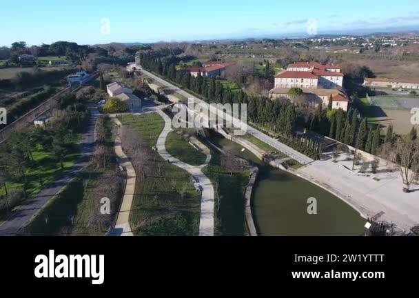 Oval gates Stock Videos & Footage - HD and 4K Video Clips - Alamy