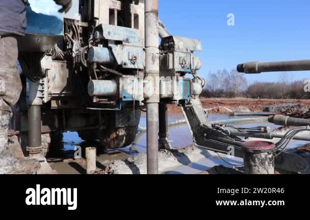 Work rig. Drilling with flushing solution. Device wells for deep ...