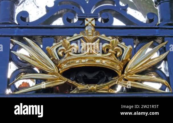 Golden royal gate Stock Videos & Footage - HD and 4K Video Clips - Alamy