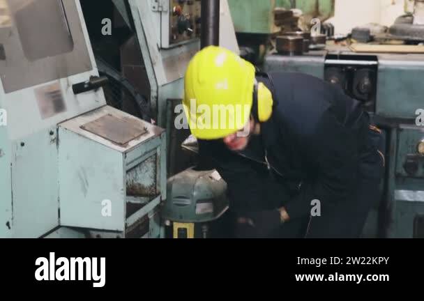 Accident machine Stock Videos & Footage - HD and 4K Video Clips - Alamy