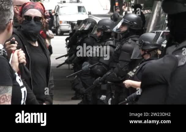 Portland police officers stand Stock Videos & Footage - HD and 4K Video ...