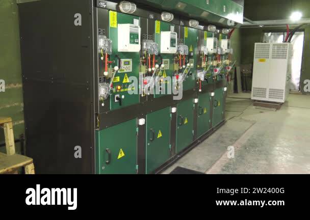 Transformer wiring Stock Videos & Footage - HD and 4K Video Clips - Alamy