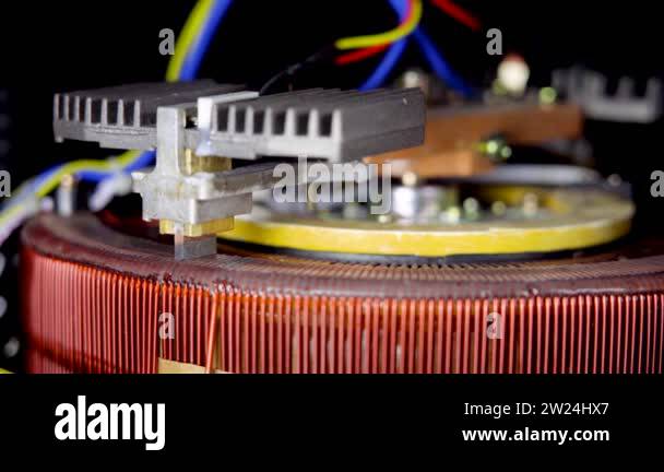 Operation of the autotransformer in the automatic voltage stabilizer ...