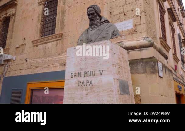 Papa statue Stock Videos & Footage - HD and 4K Video Clips - Alamy