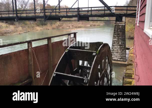 Functional bridge Stock Videos & Footage - HD and 4K Video Clips - Alamy