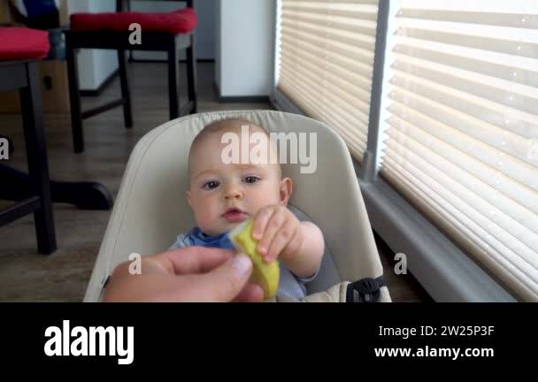 Choke pear Stock Videos & Footage - HD and 4K Video Clips - Alamy