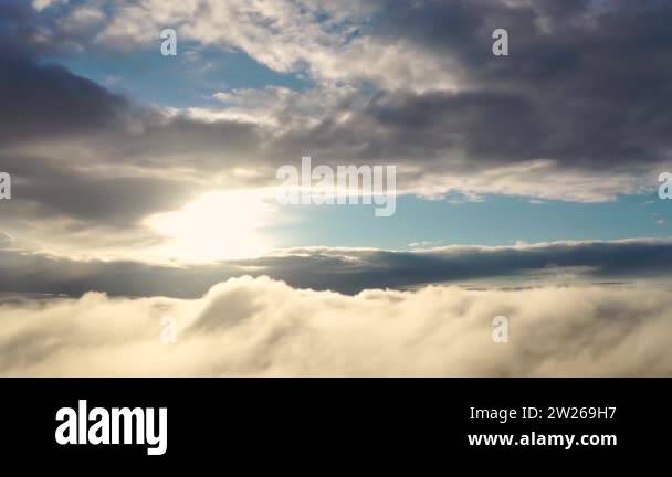 Time lapse beautiful blue sky with clouds background. Timelapse of ...