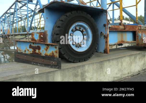 Tubeless wheel of turning frame collector of floating dirt in the ...
