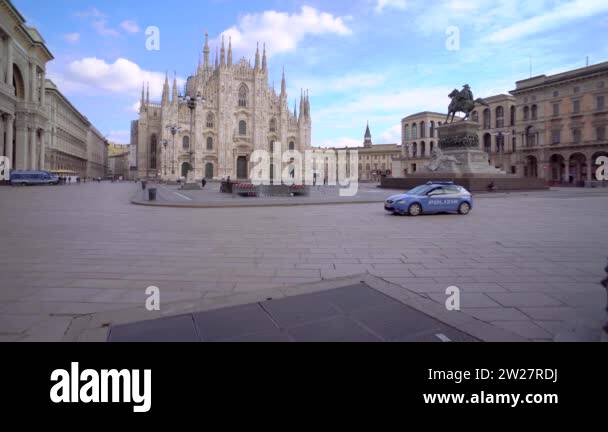 Milan, Italy - March 20, 2020: empty square in front of the cathedral ...