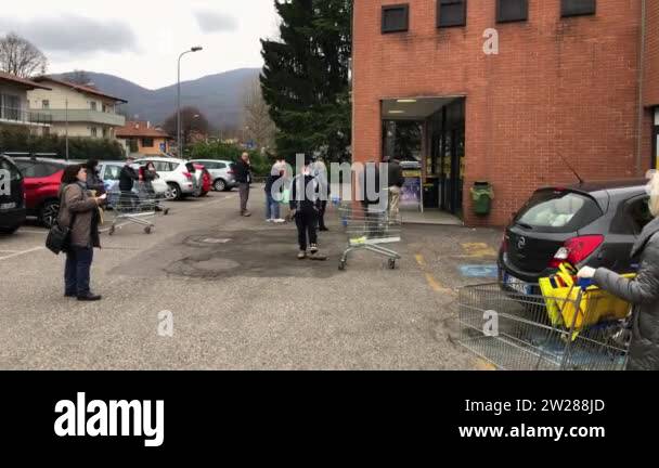 People wait supermarket Stock Videos & Footage - HD and 4K Video Clips ...