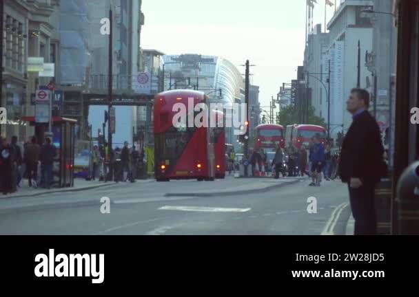 Passengers boarding london bus Stock Videos & Footage - HD and 4K Video ...