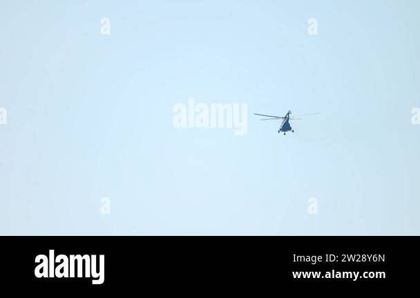 Chopper flying Stock Videos & Footage - HD and 4K Video Clips - Alamy