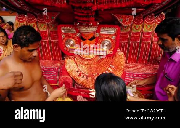 Theyyam folk dance Stock Videos & Footage - HD and 4K Video Clips - Alamy