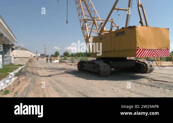 High crane for the construction of reinforced concrete structures and ...