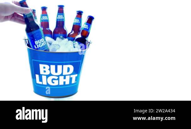 Bud light bucket Stock Videos & Footage - HD and 4K Video Clips - Alamy
