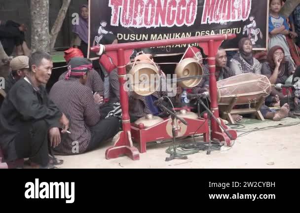 Jathilan dance Stock Videos & Footage - HD and 4K Video Clips - Alamy